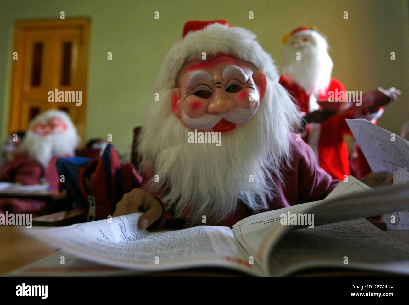 Indian santa claus hi-res stock photography and images - Alamy