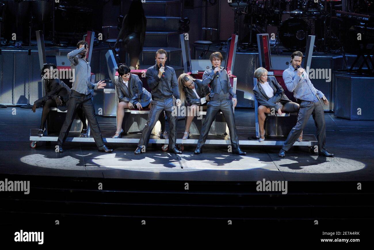 Jason orange and howard donald of take that on stage High Resolution ...