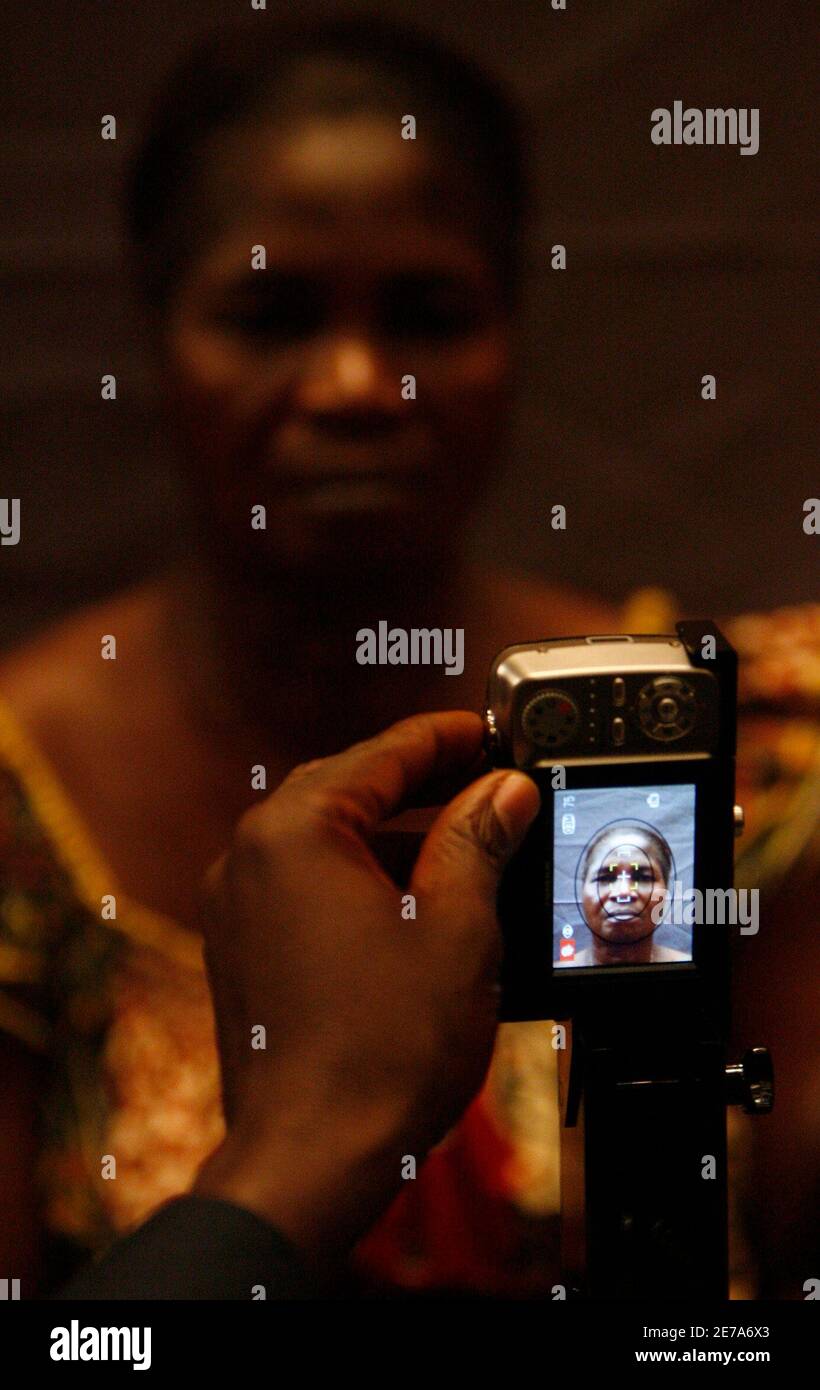 Digital census hi-res stock photography and images - Alamy