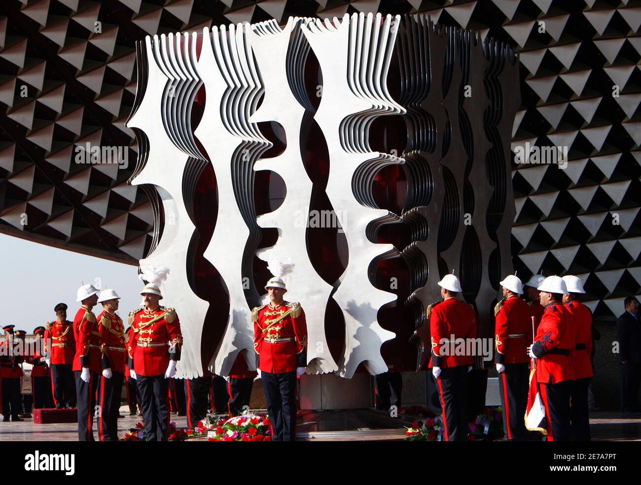 Monument unknown soldier baghdad iraq hi-res stock photography and ...