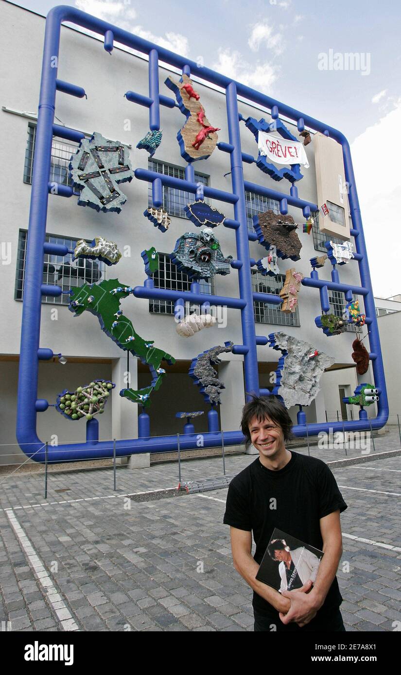 David cerny entropa hi-res stock photography and images - Alamy