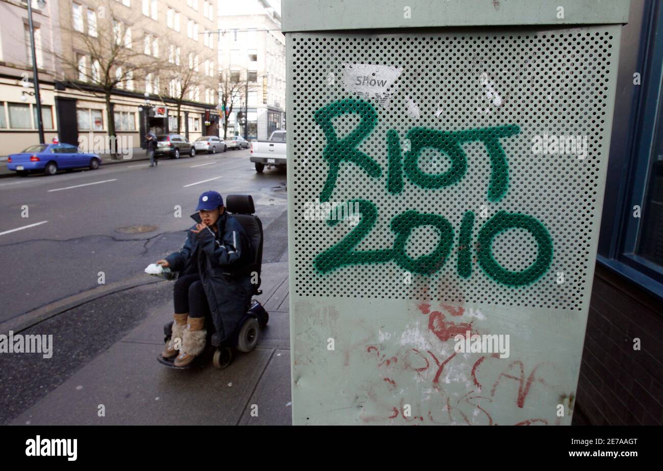 Wheelchair graffiti hi-res stock photography and images - Alamy