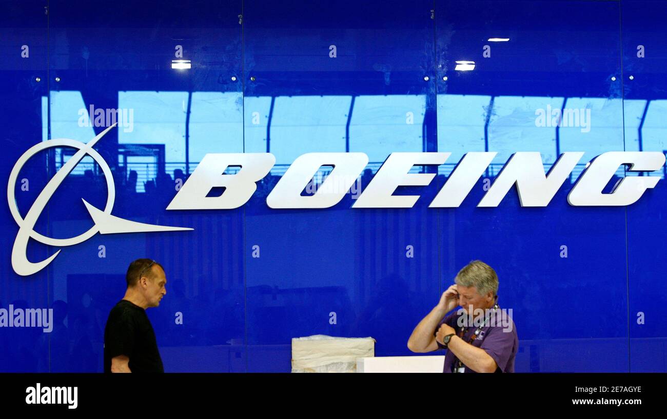 Boeing 787 construction hi-res stock photography and images - Alamy