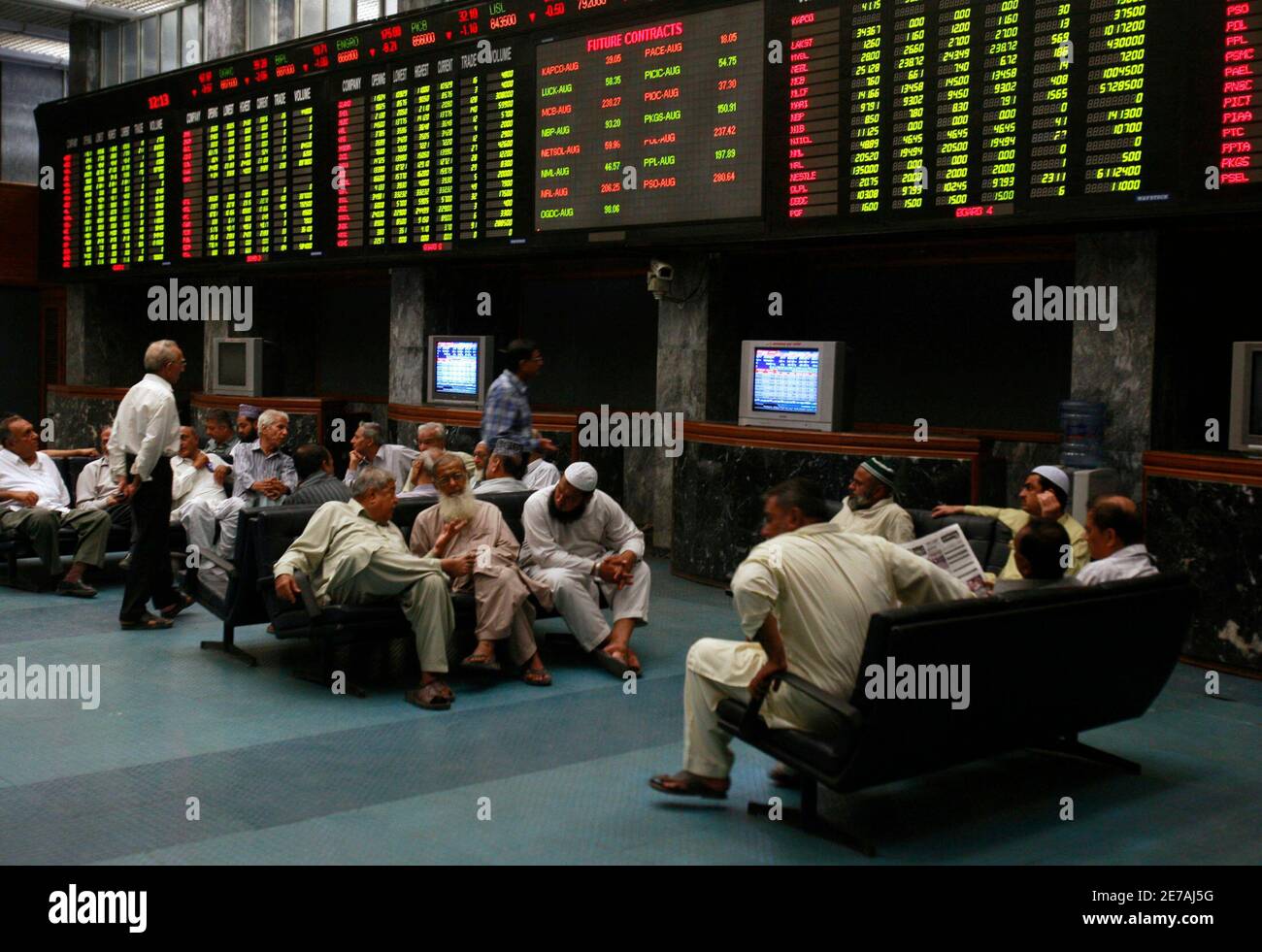 Karachi trading hi-res stock photography and images - Alamy