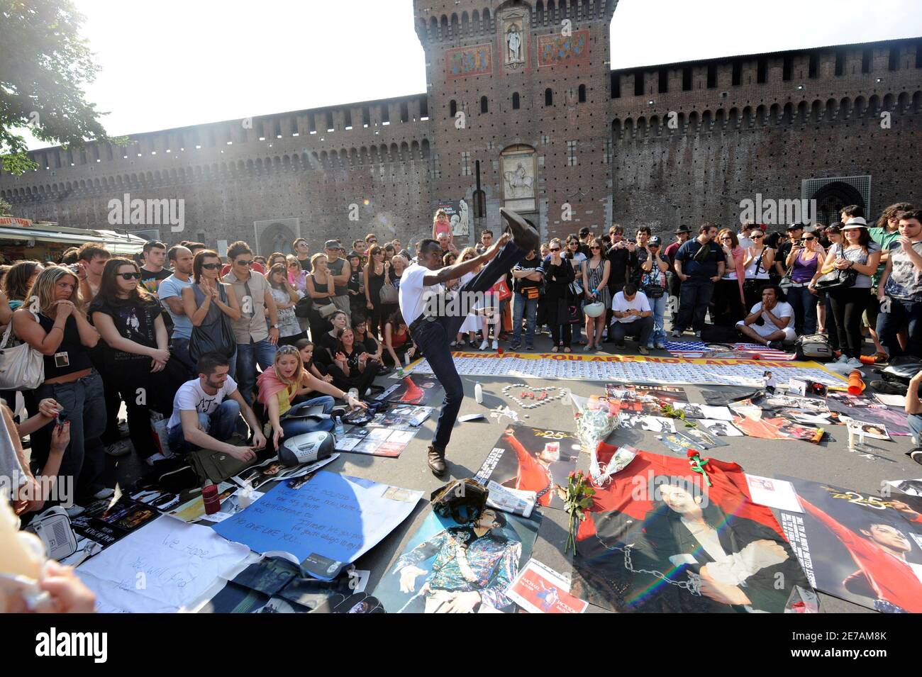 Michael Jacksons Body High Resolution Stock Photography and Images - Alamy