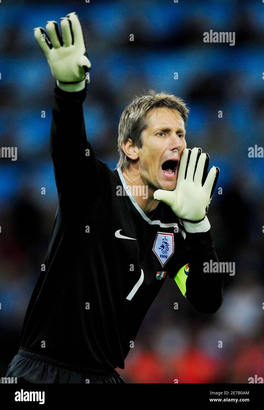 Edwin van der sar goalkeeper hi-res stock photography and images - Alamy