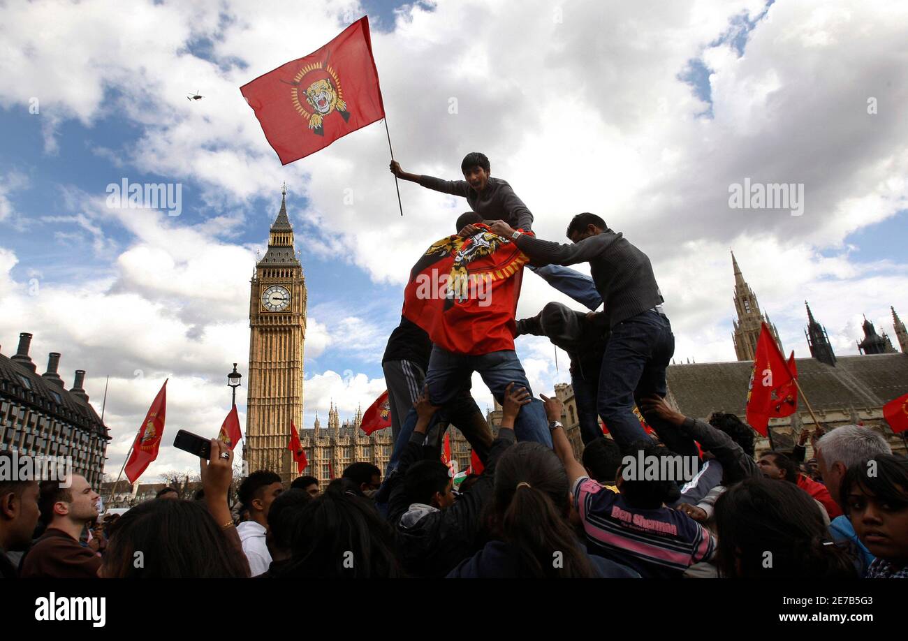 Big ben pyramid hi-res stock photography and images - Alamy