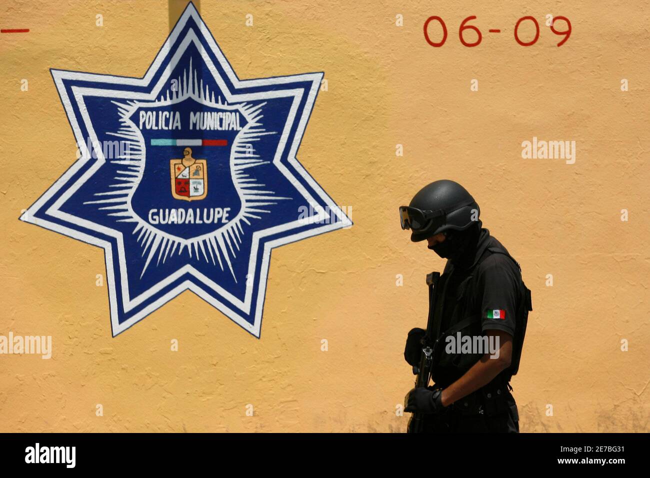 Federal operation hi-res stock photography and images - Alamy