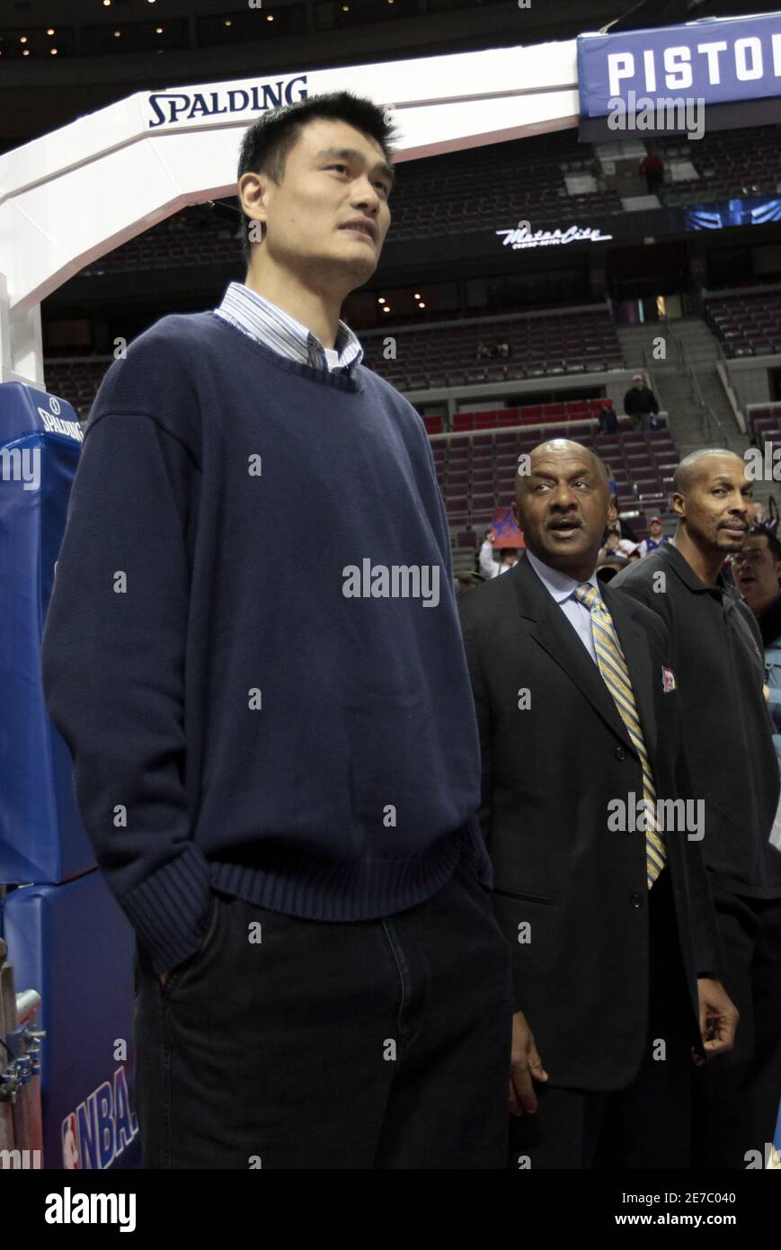 Yao ming center houston rockets hi-res stock photography and images - Alamy