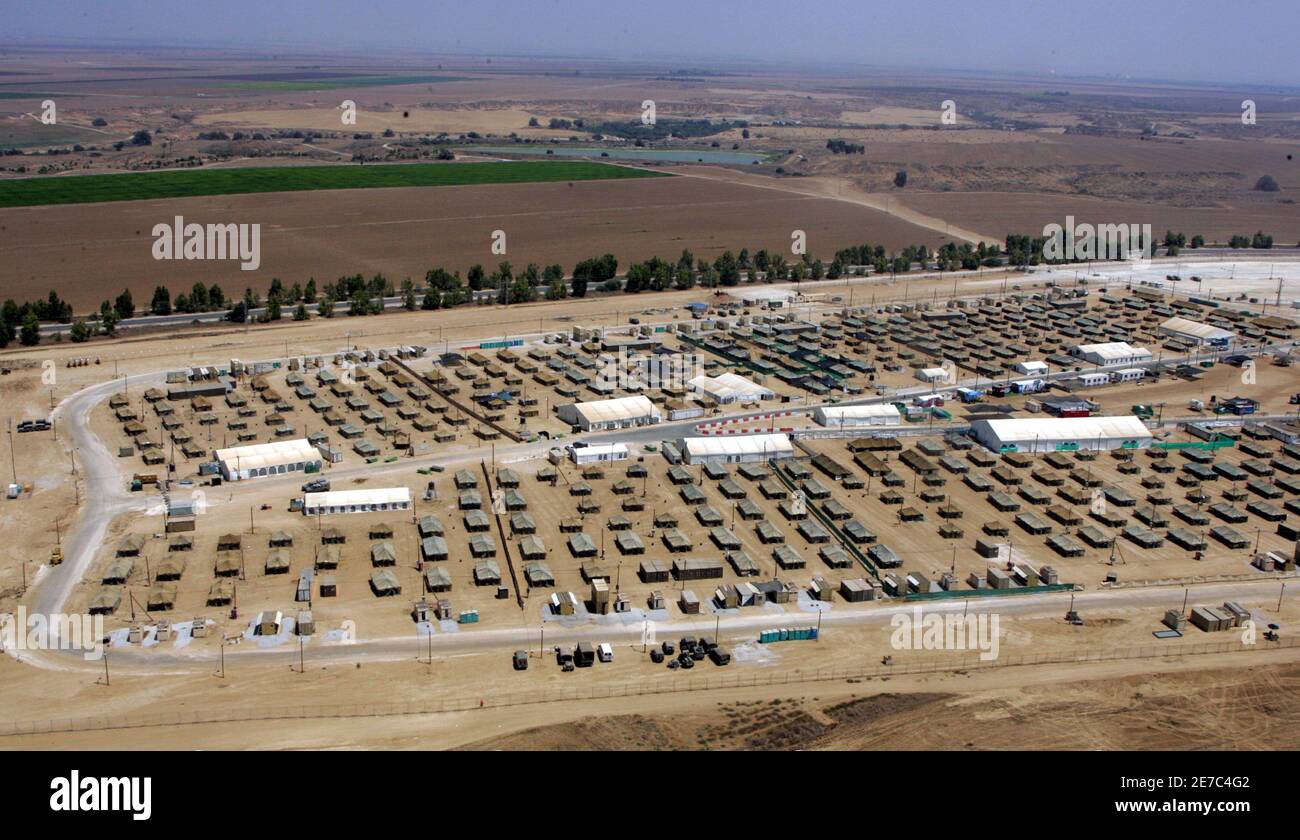 Army base ariel hi-res stock photography and images - Alamy
