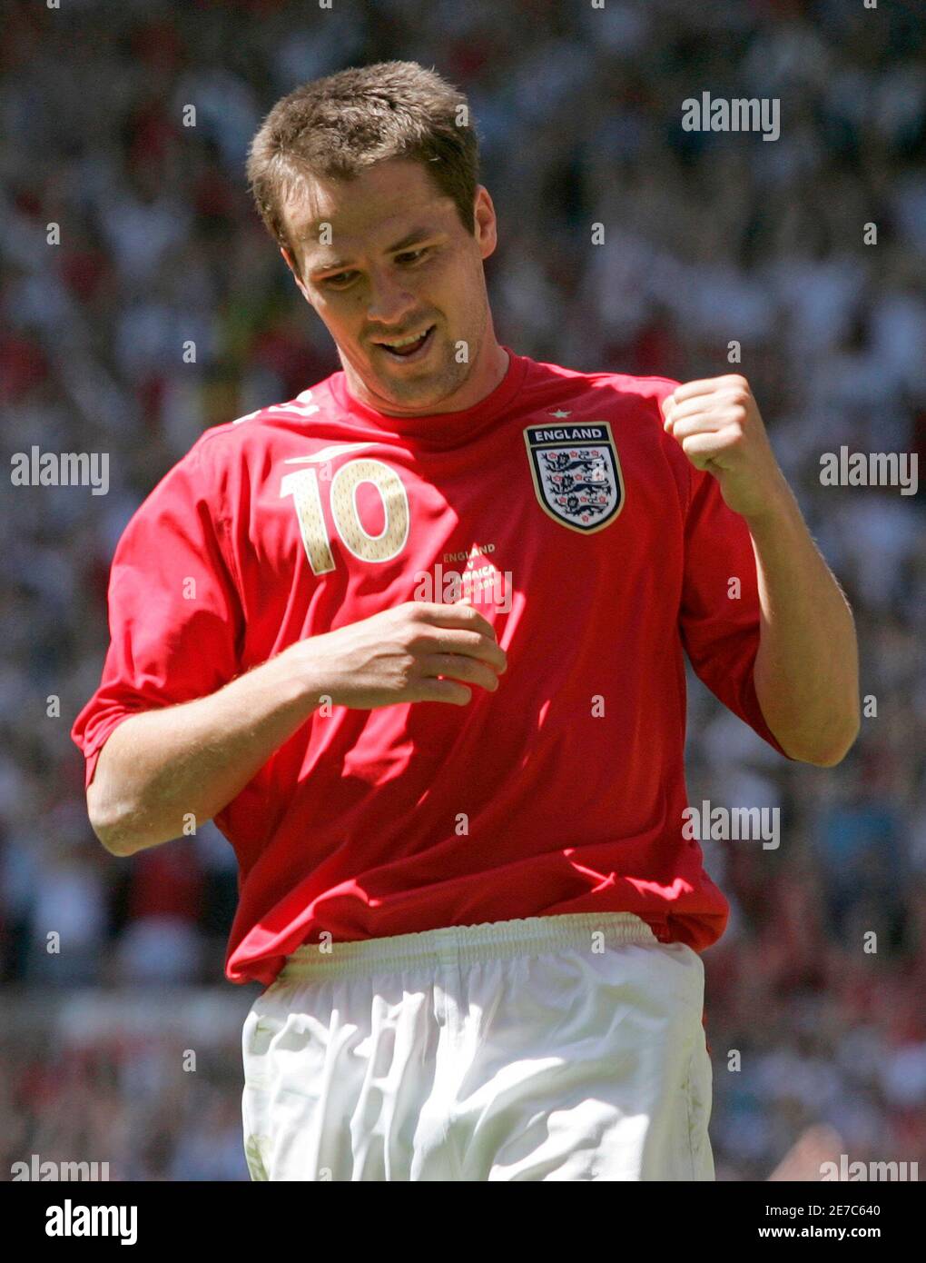Michael owen manchester united celebrates hi-res stock photography and ...