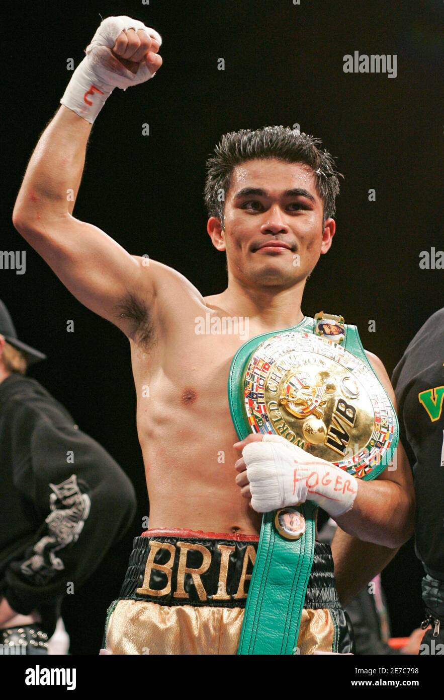 Flyweight boxing champion of the world hi-res stock photography and ...