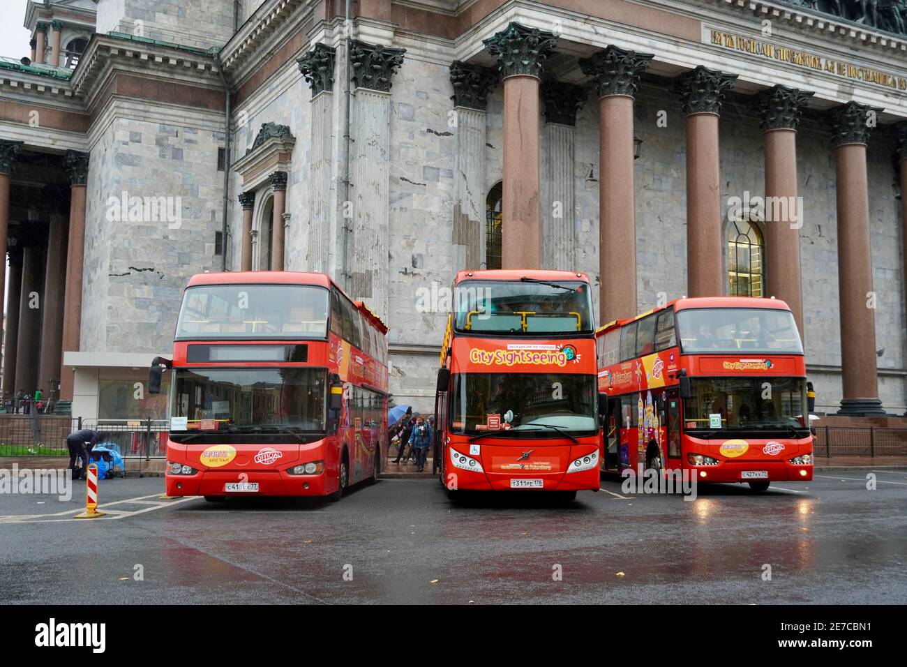 Two storey bus hi-res stock photography and images - Alamy