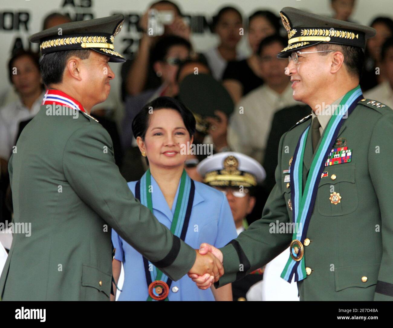 Philippine armed chief staff general hi-res stock photography and ...