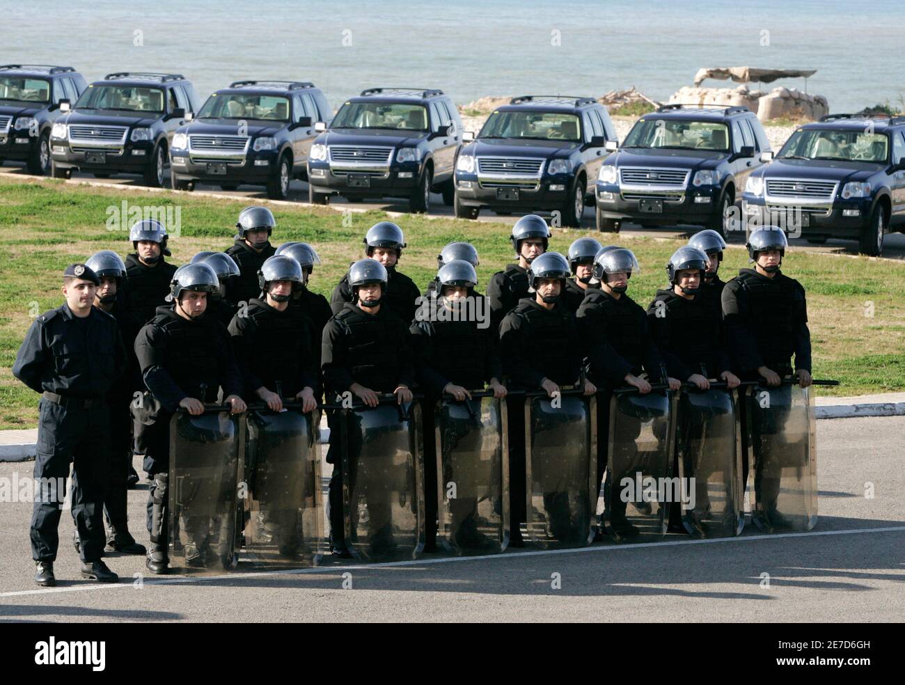Lebanon internal security forces hi-res stock photography and images ...