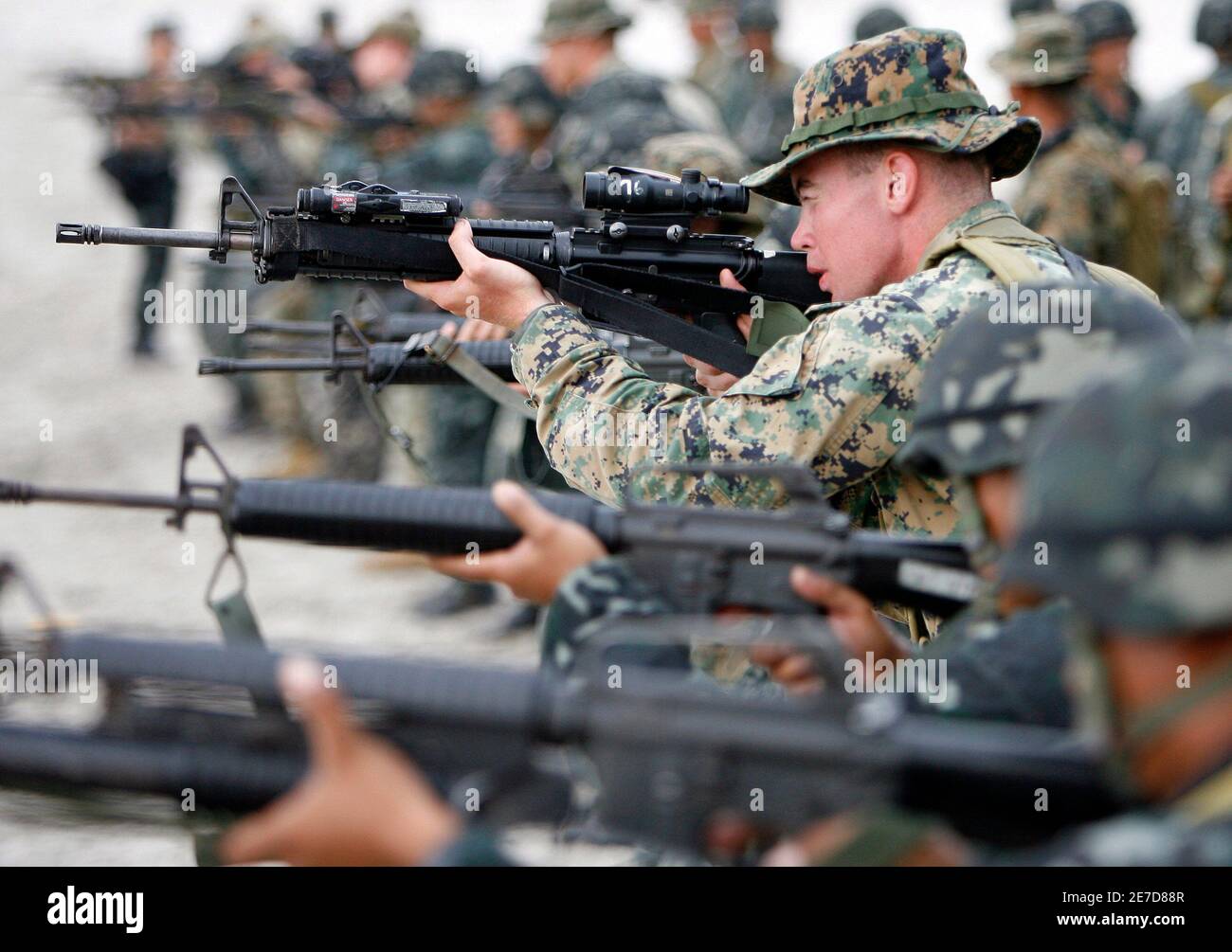 Firing drill exercise hi-res stock photography and images - Alamy