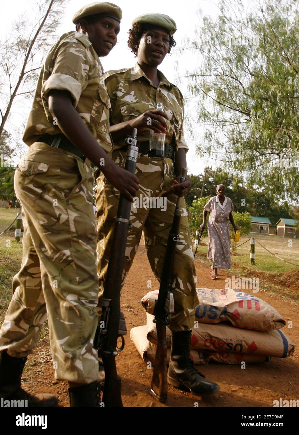 Luo woman hi-res stock photography and images - Alamy