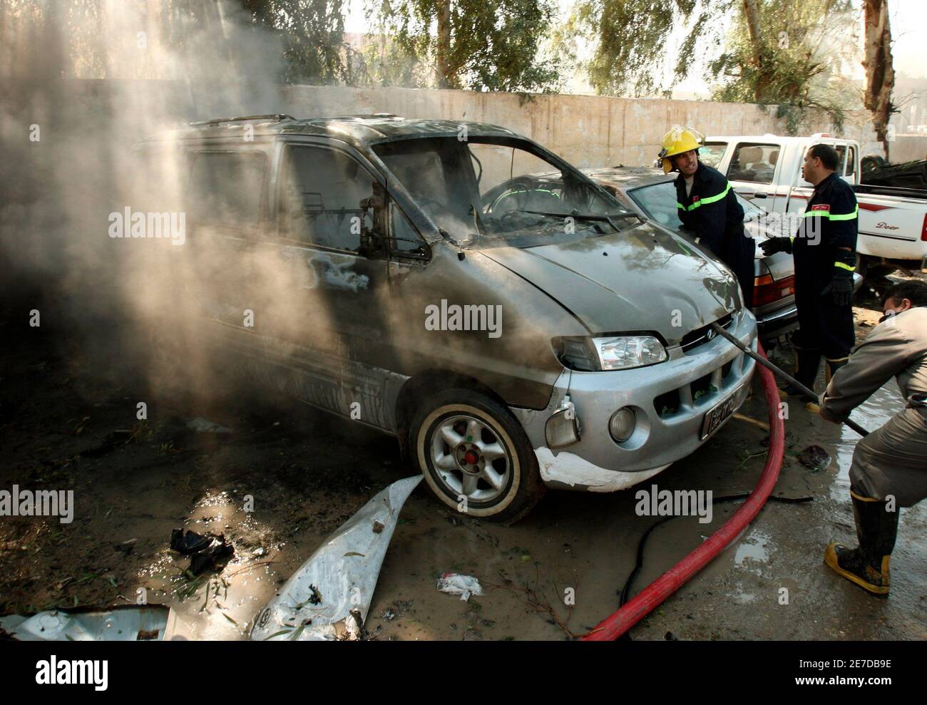Iraqi Firefighters High Resolution Stock Photography and Images - Alamy