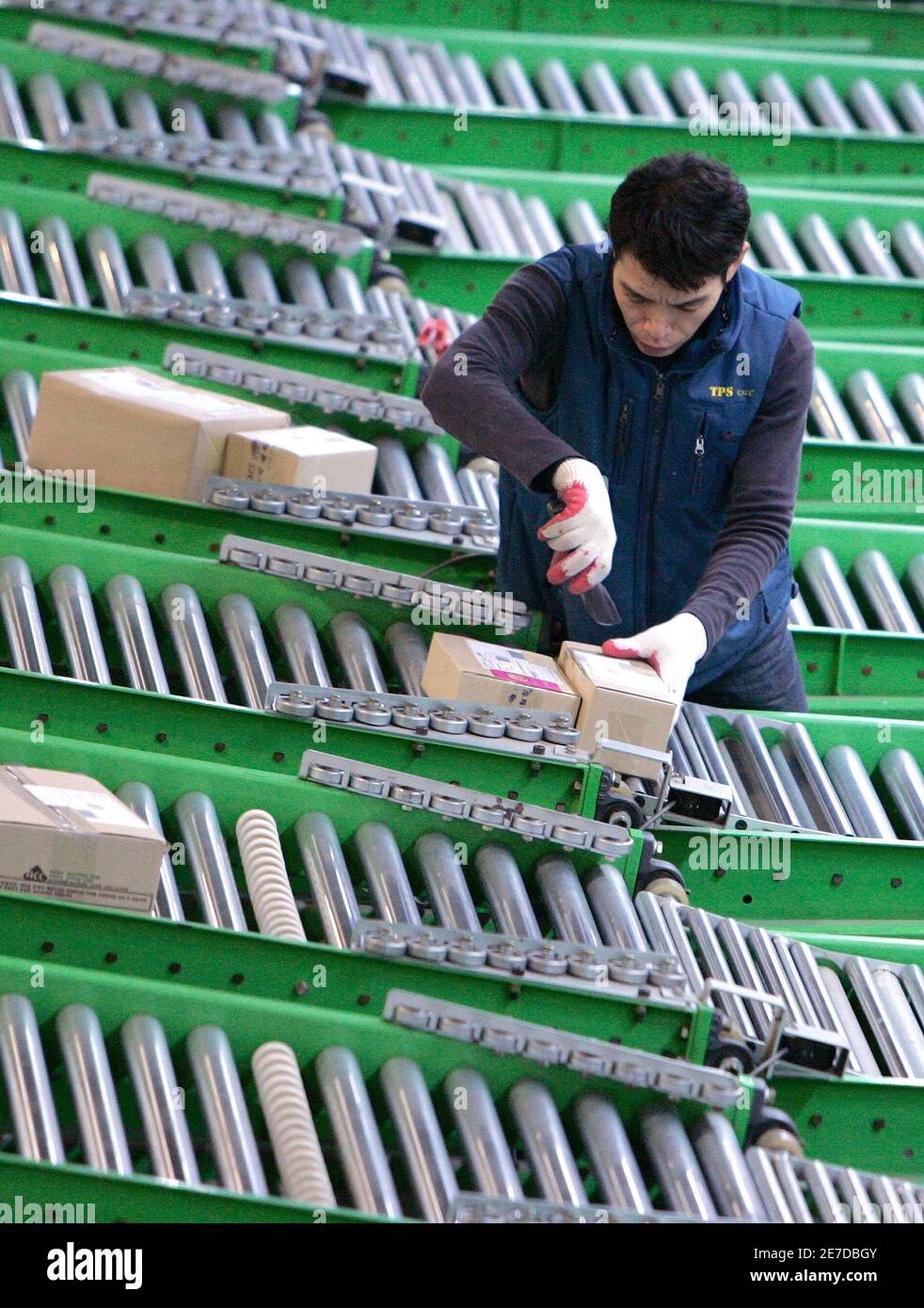 With parcel post office hi-res stock photography and images - Alamy