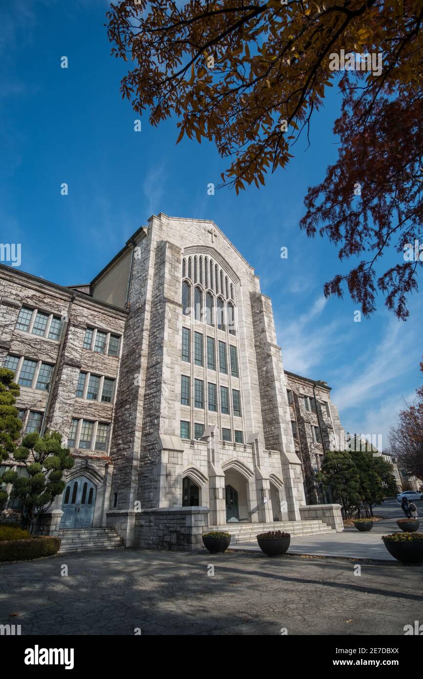 Campus ewha university seoul korea hi-res stock photography and images ...