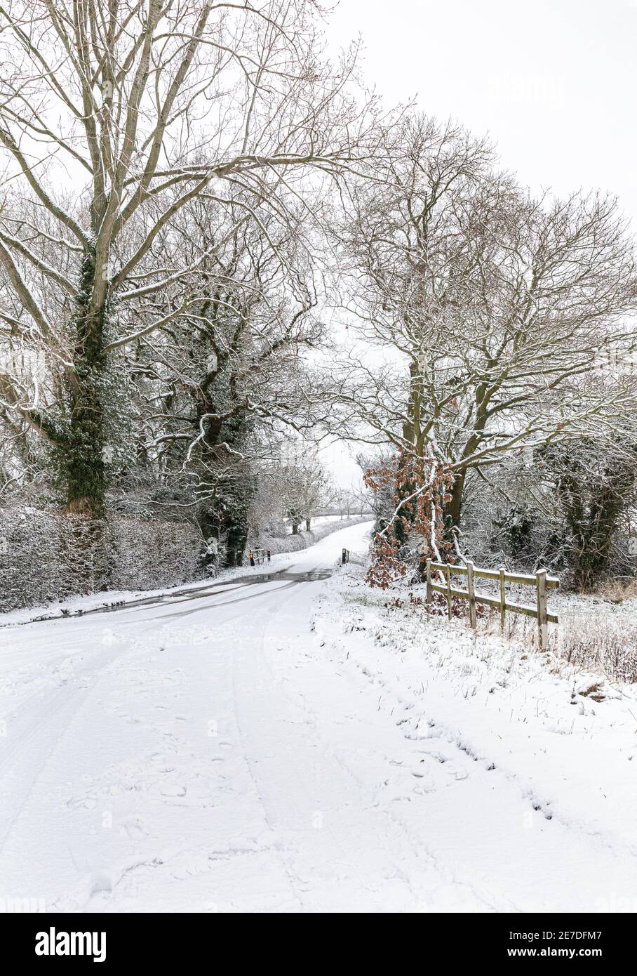 Snowy rural landscape around Chetwode in Buckinghamshire Stock Photo ...