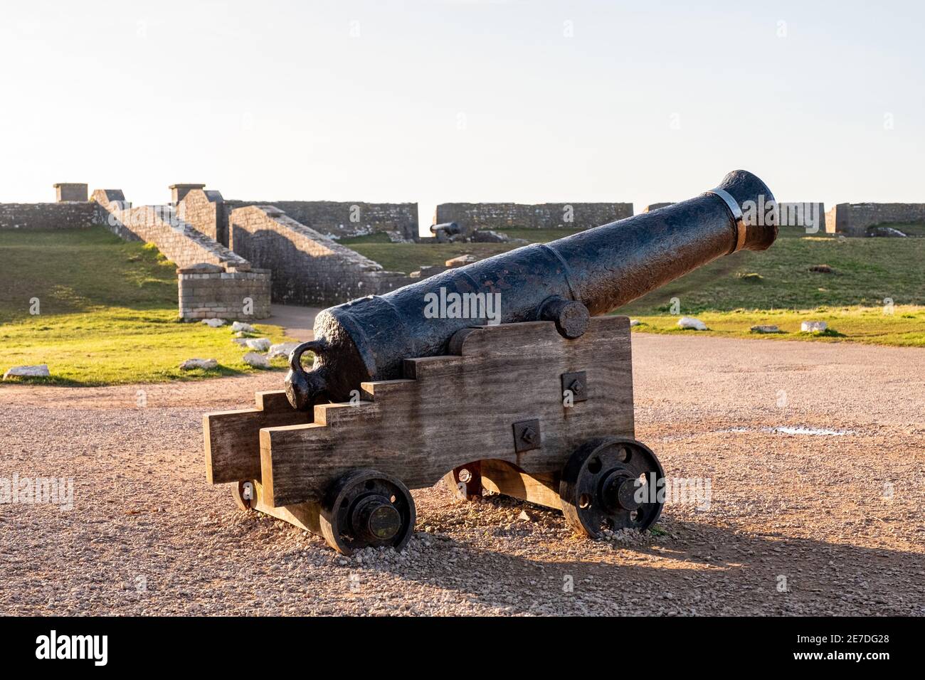A historic canon at Berry Head rotunda costal fort Stock Photo - Alamy