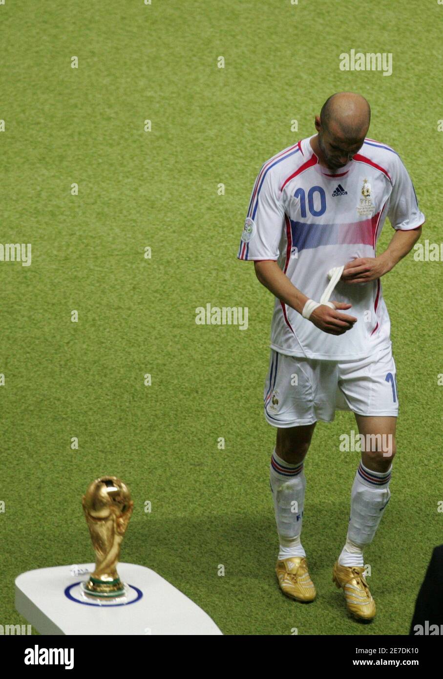 Zinedine zidane world cup final berlin hi-res stock photography and ...