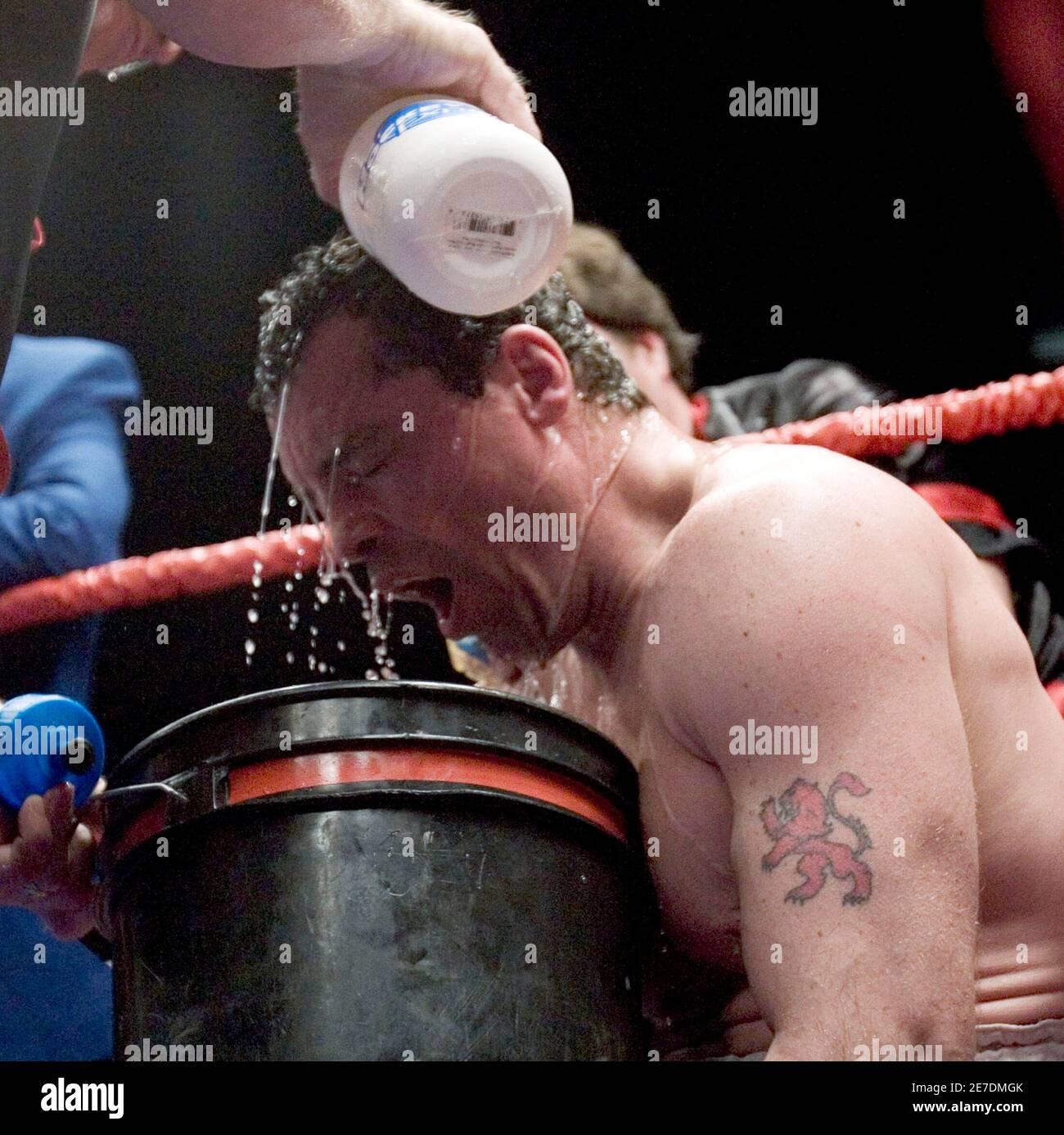 Former boxing champion hi-res stock photography and images - Alamy