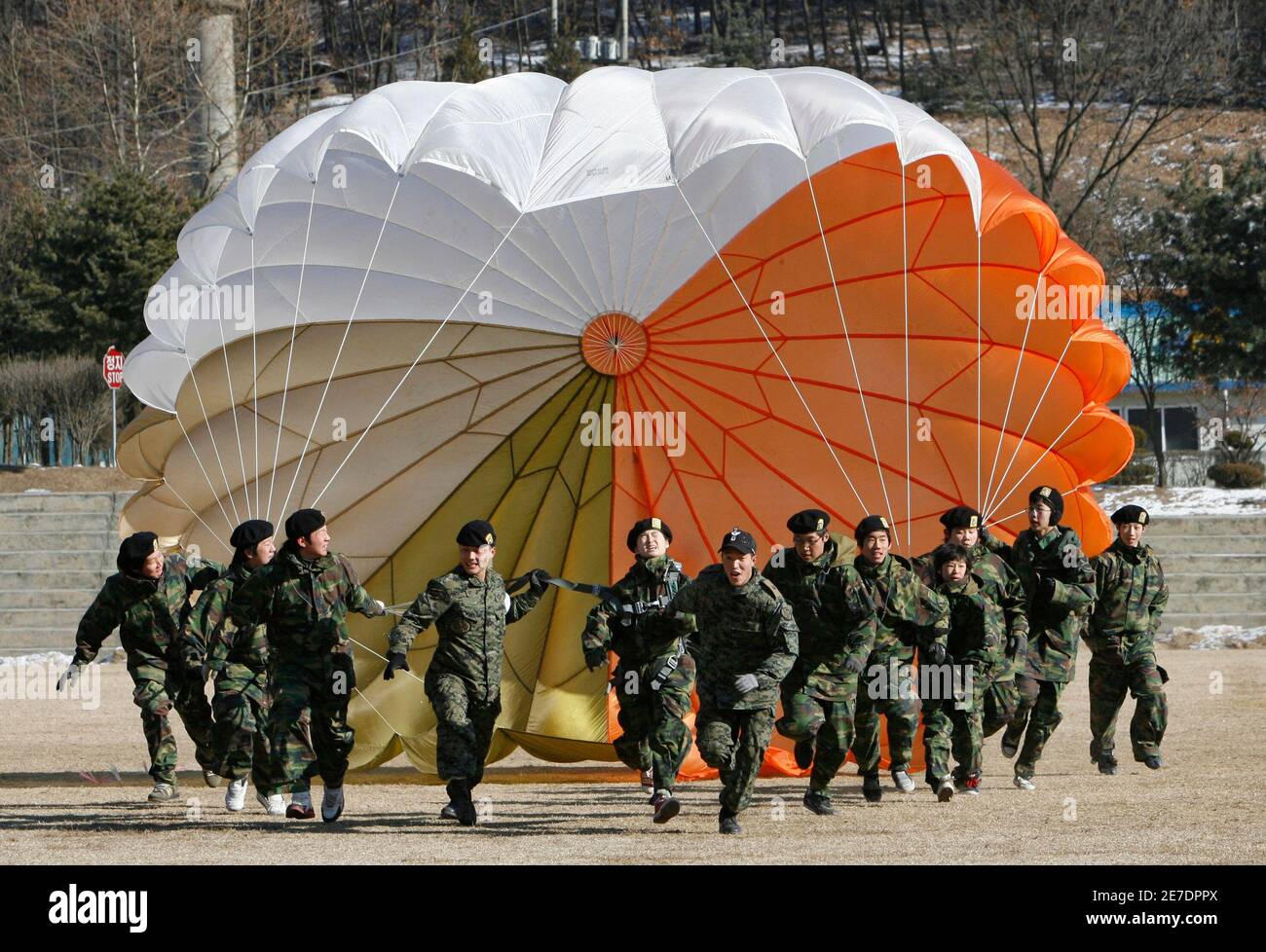 Parachute Training School High Resolution Stock Photography and Images ...