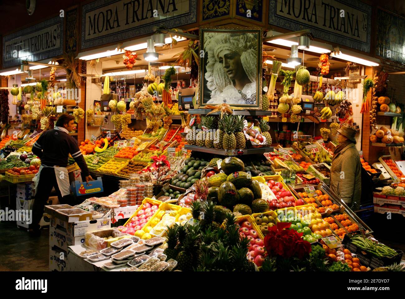 Seville market triana hi-res stock photography and images - Alamy