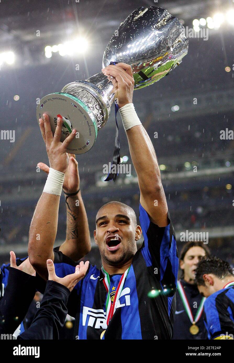 Rain in milan hi-res stock photography and images - Alamy