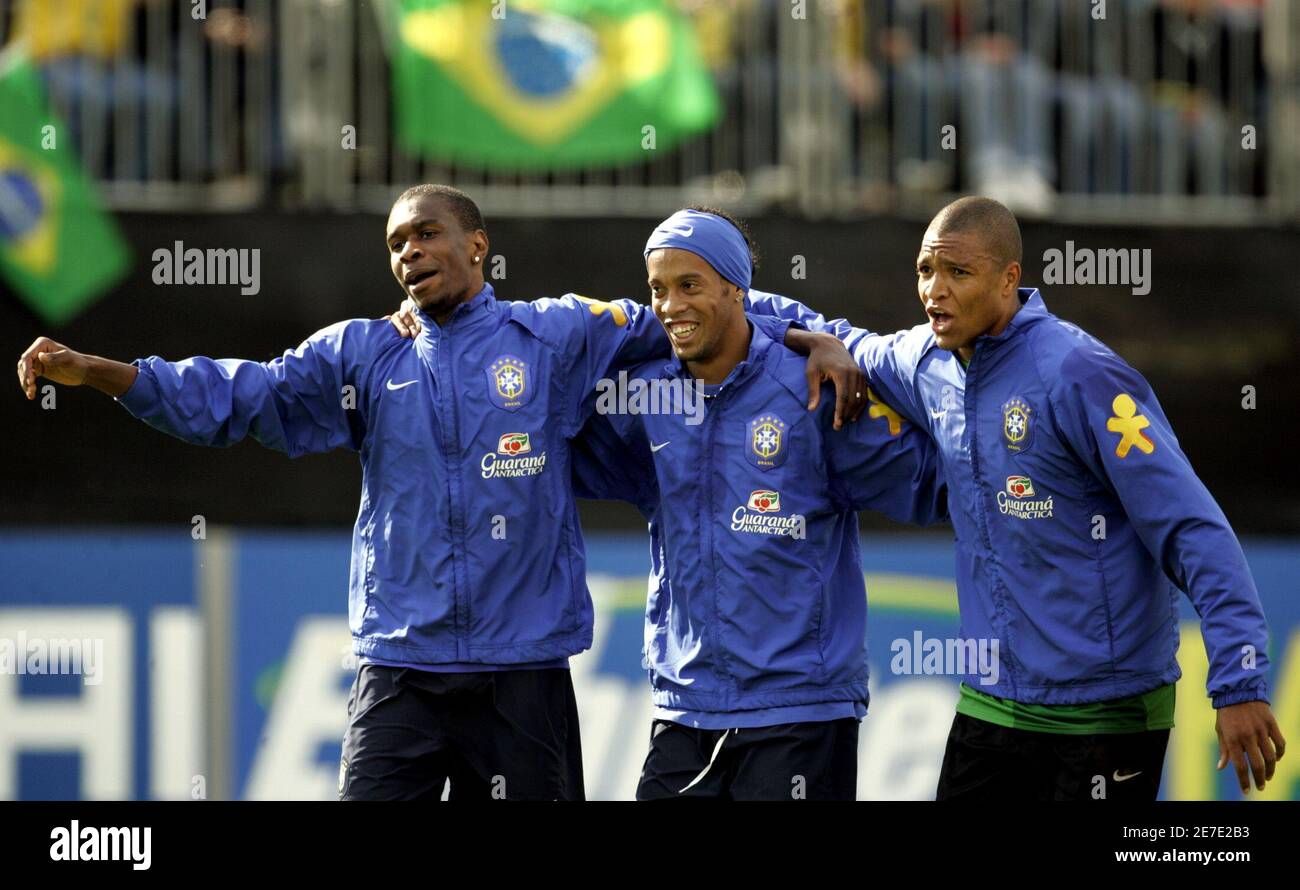 Brazilian goalkeeper dida hi-res stock photography and images - Alamy