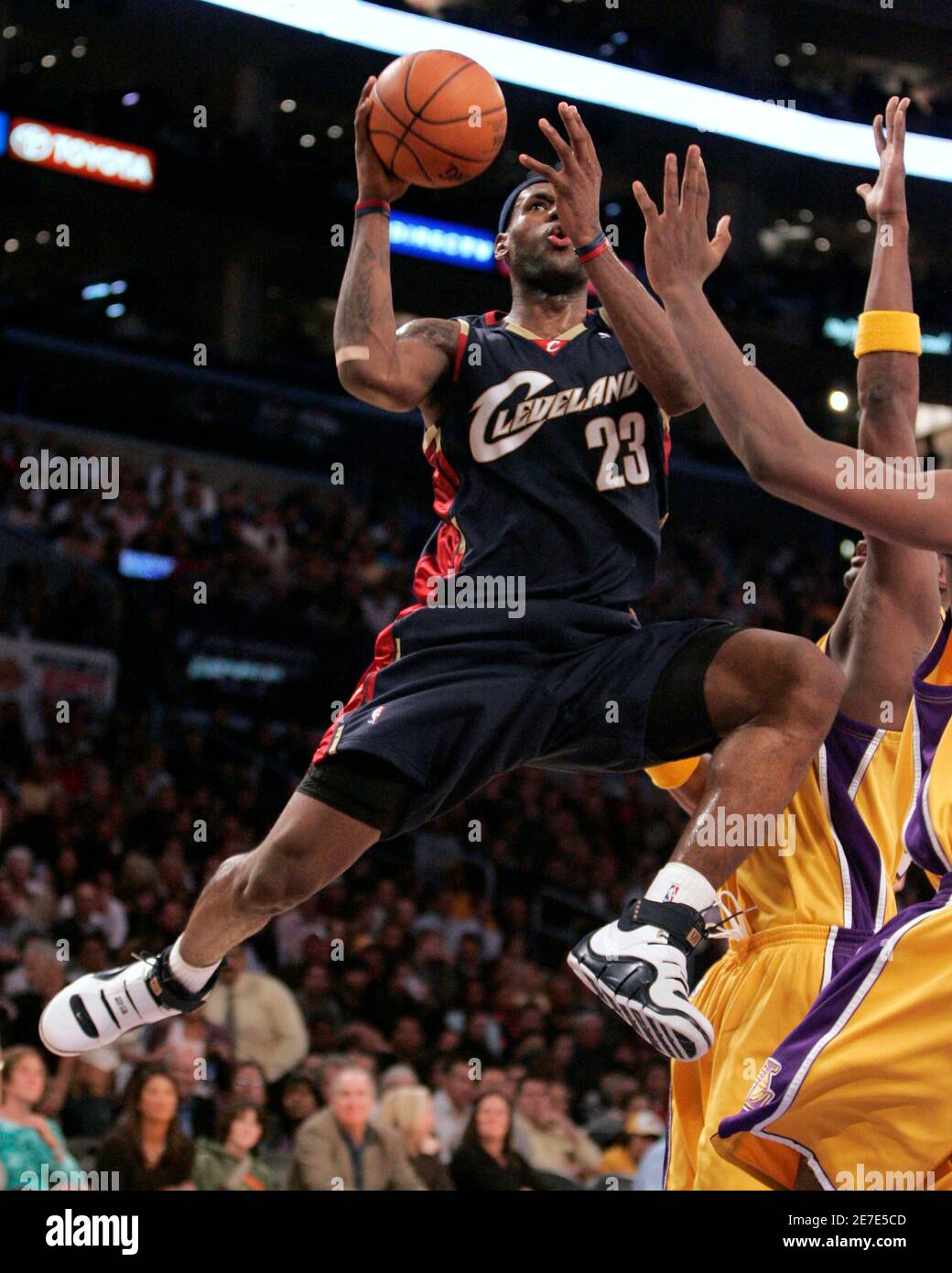 Lebron james cleveland cavaliers 2007 hi-res stock photography and ...