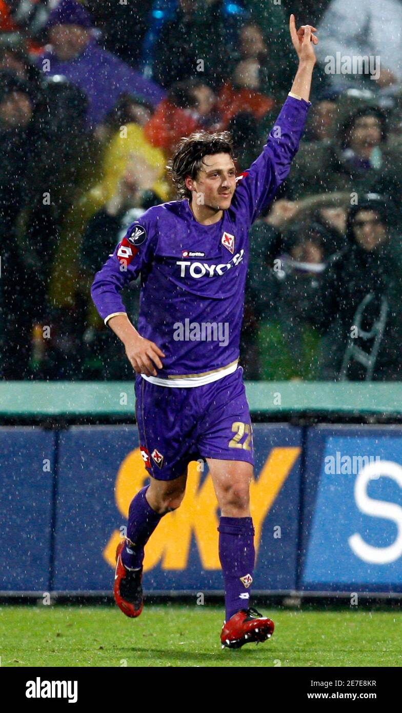 Fiorentinas zdravko kuzmanovic hi-res stock photography and images - Alamy