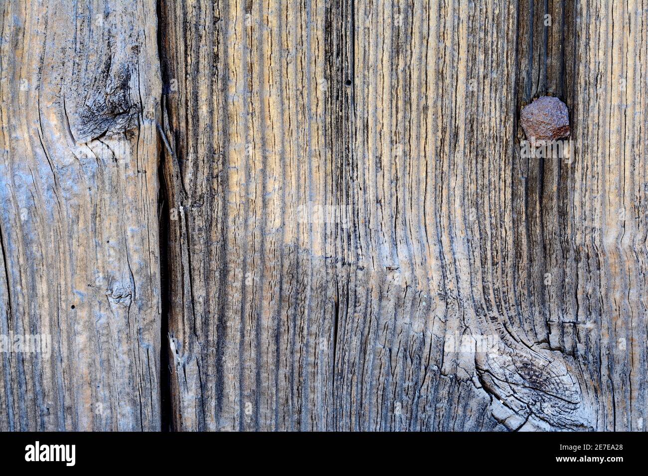 Photo of an old worn wooden surface Stock Photo - Alamy