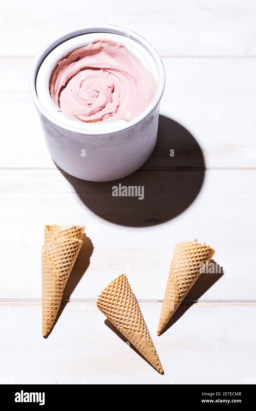 Hard ice cream hi-res stock photography and images - Alamy