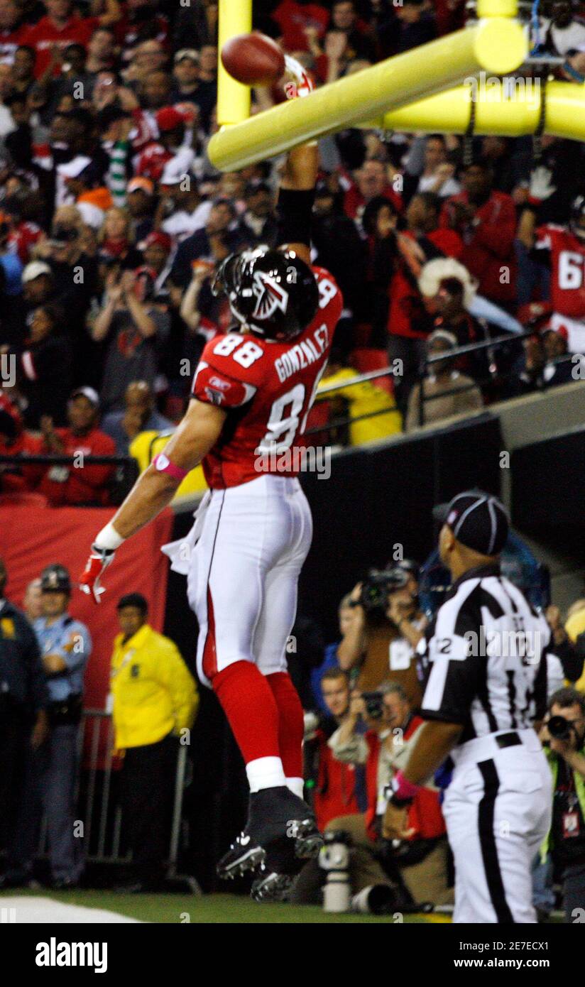 Tony gonzalez nfl hi-res stock photography and images - Alamy
