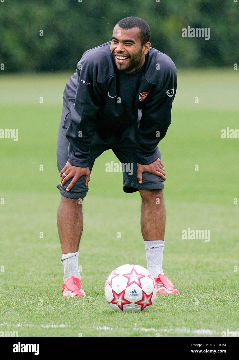 Ashley cole arsenal 2006 hi-res stock photography and images - Alamy