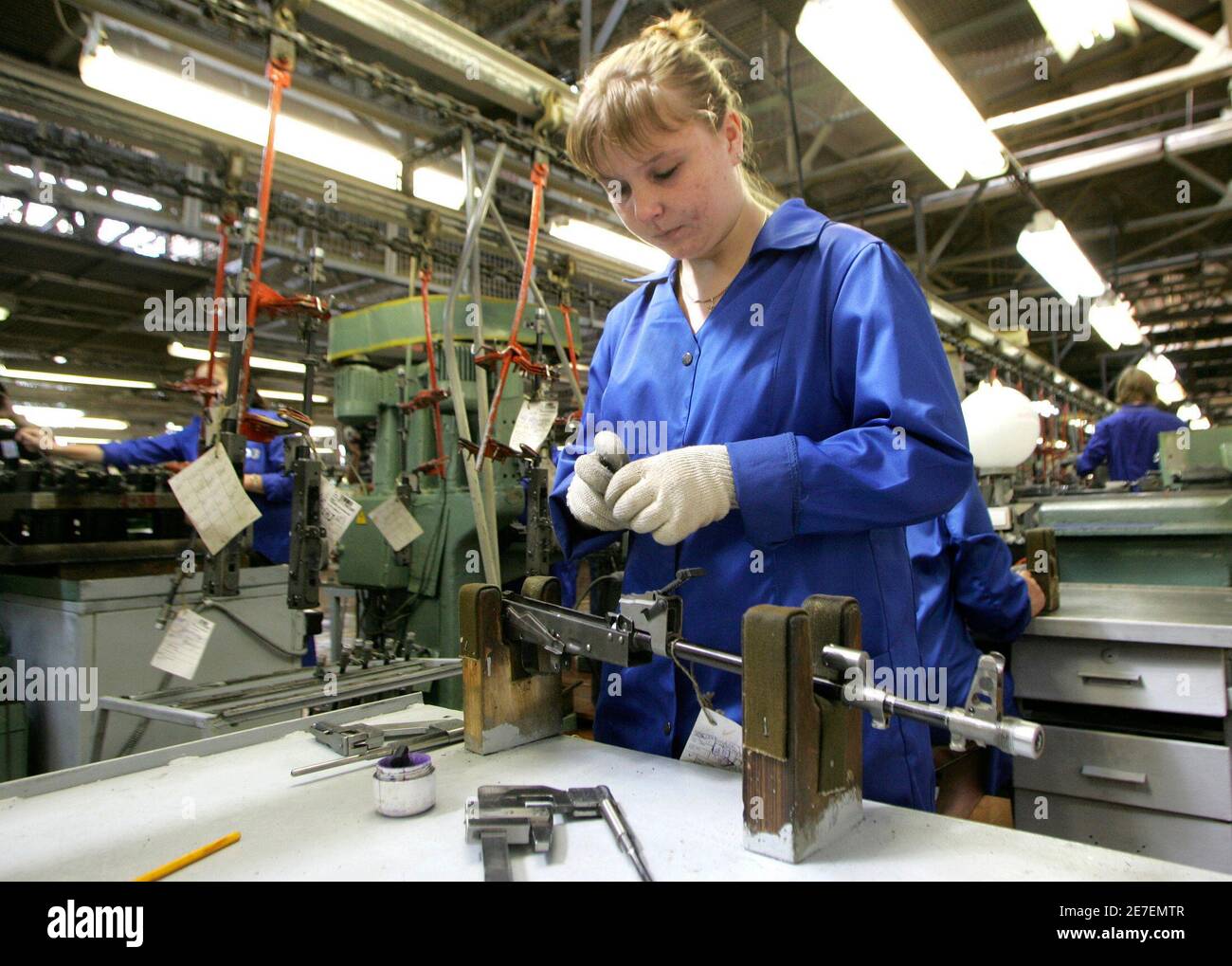 Ak 47 assembly hi-res stock photography and images - Alamy