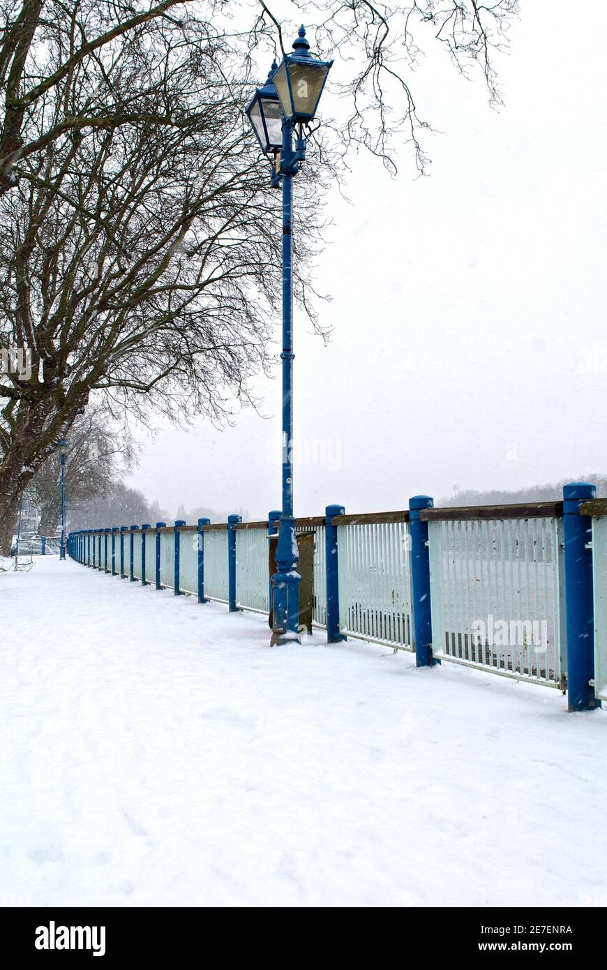 Riverside putney hi-res stock photography and images - Alamy