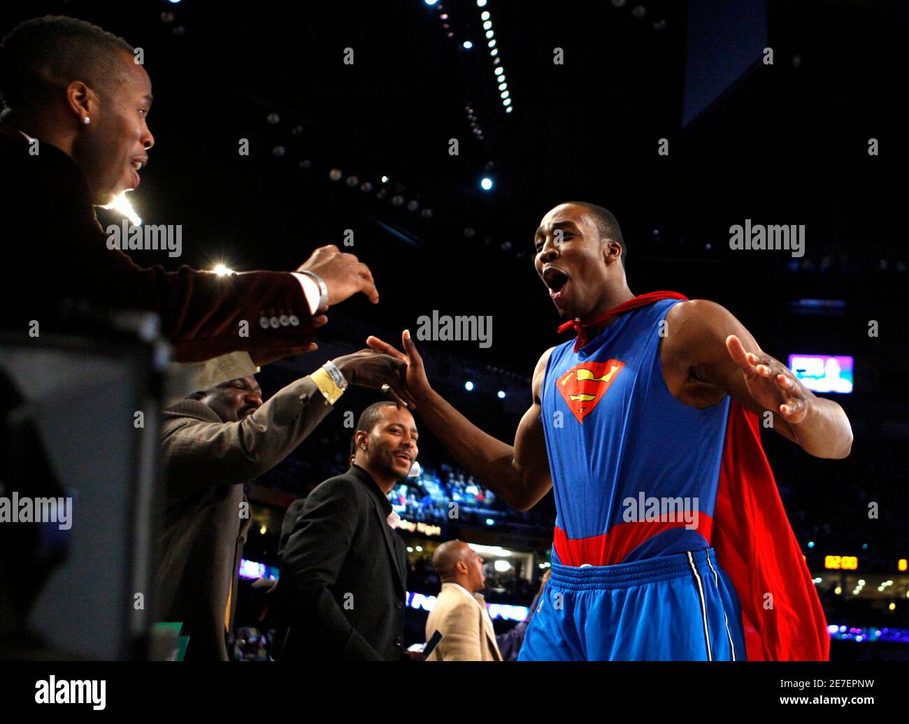 Dwight howard orlando dunk hi-res stock photography and images - Alamy