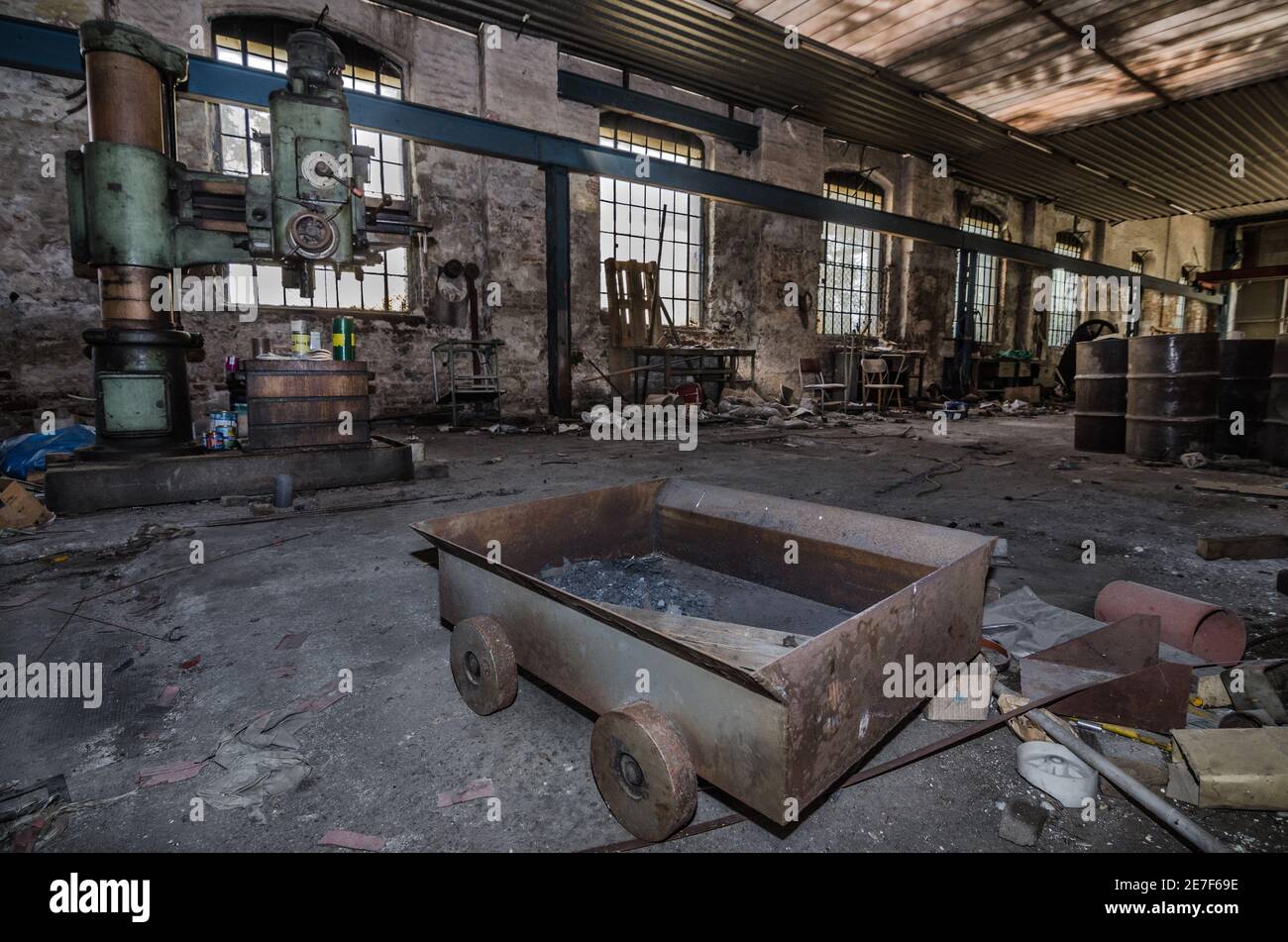 old abandoned factory in machine hall Stock Photo - Alamy