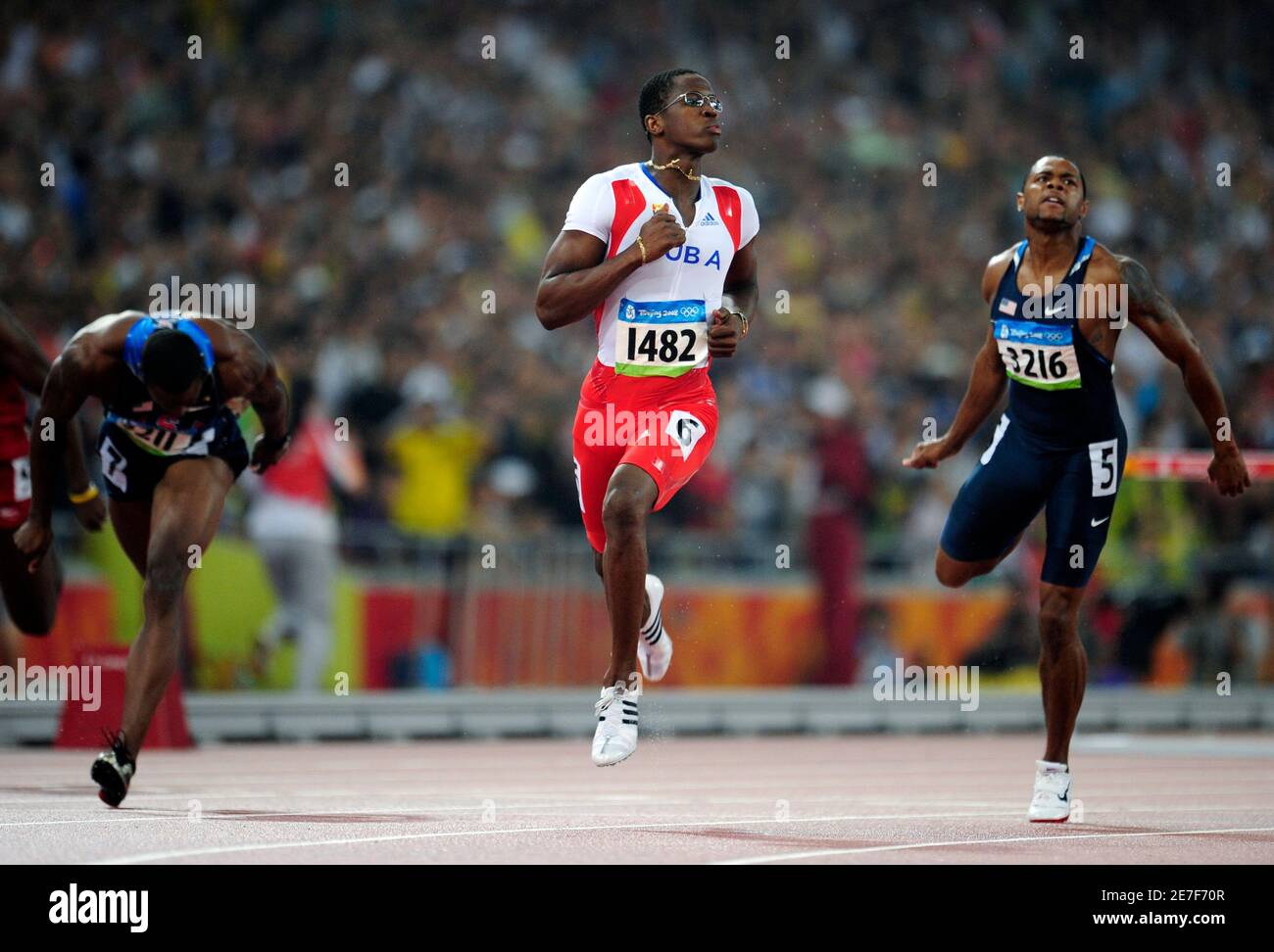 Hurdles finish hi-res stock photography and images - Alamy