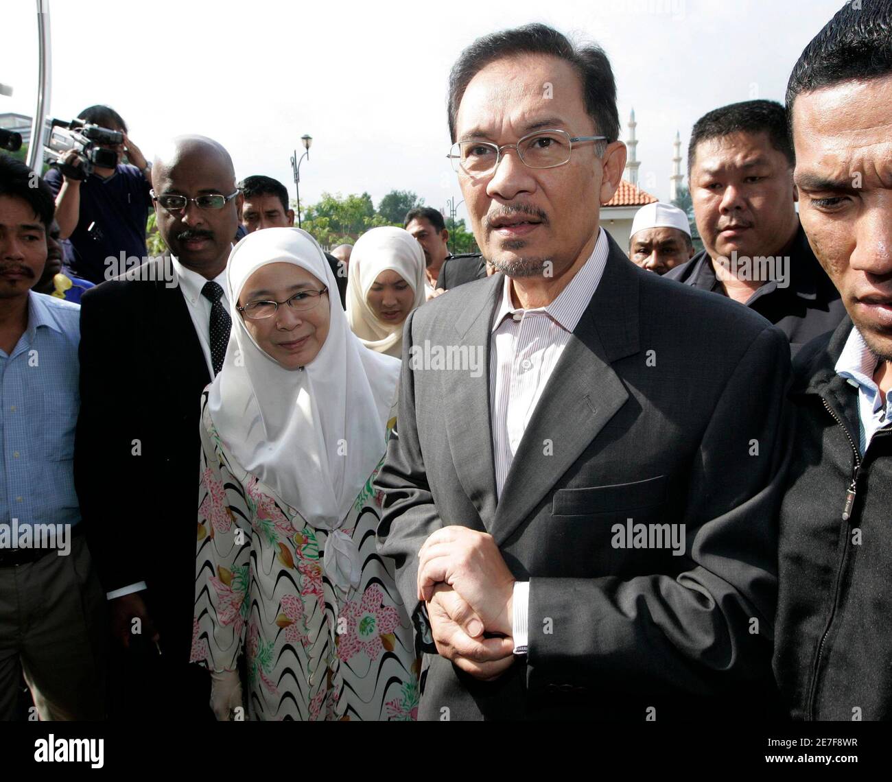Opposition leader anwar ibrahim hi-res stock photography and images - Alamy