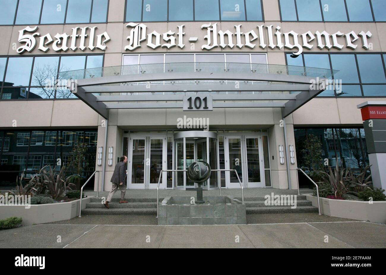 Newspaper Editorial Staff High Resolution Stock Photography and Images ...