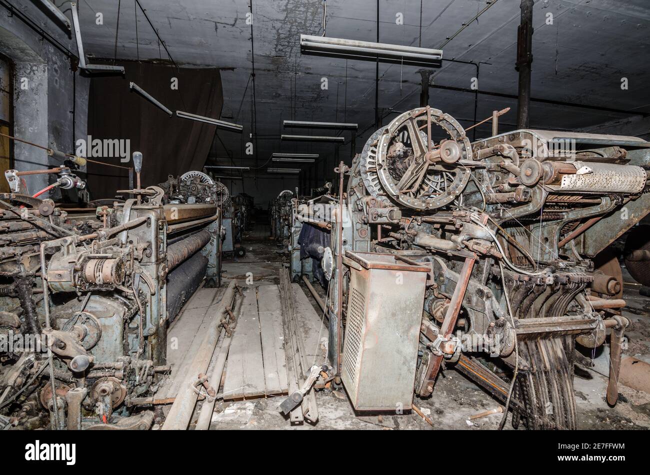 Spinning factory hi-res stock photography and images - Alamy