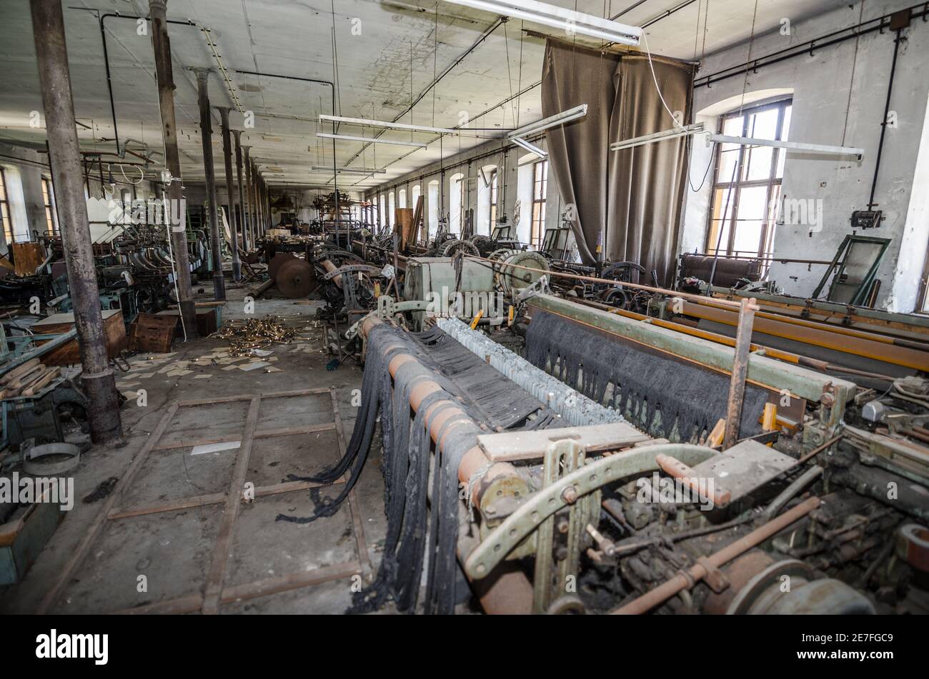 Spinning factory hi-res stock photography and images - Alamy