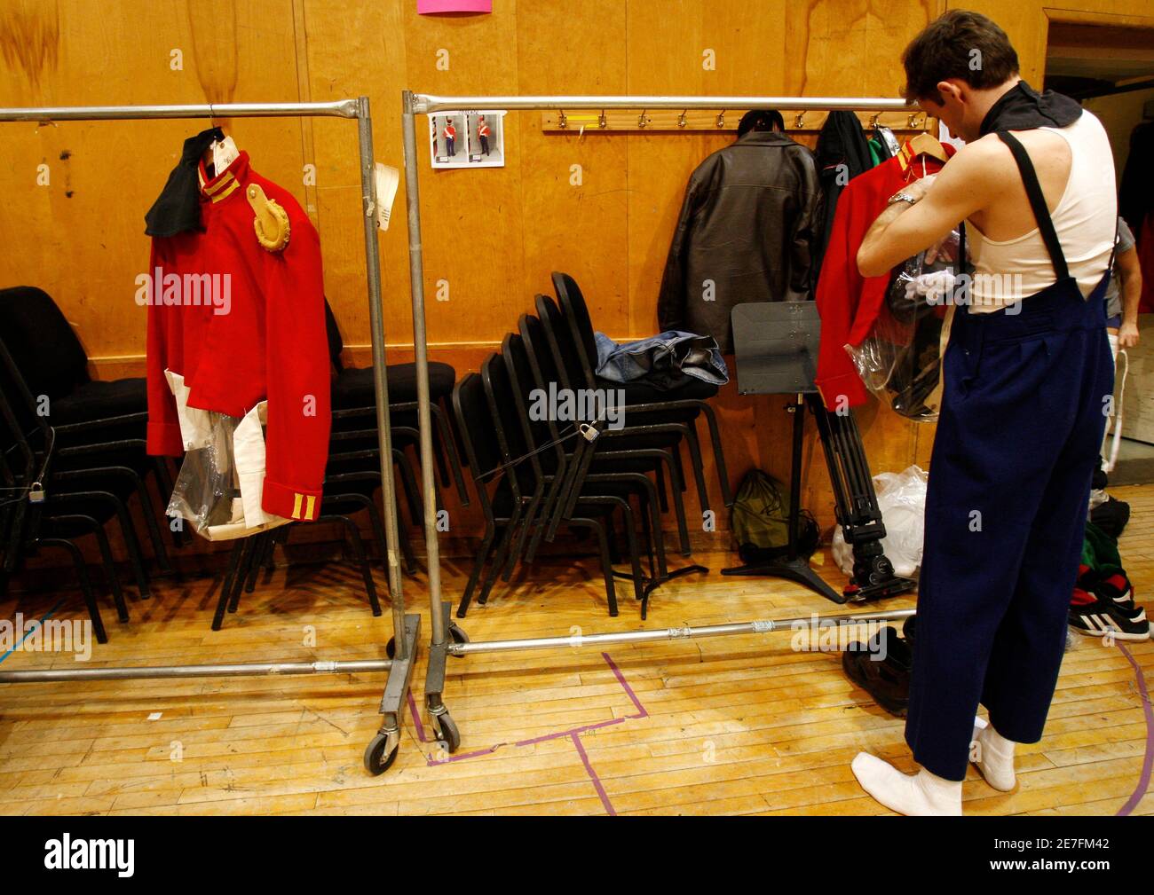 Opera dresses hi-res stock photography and images - Alamy