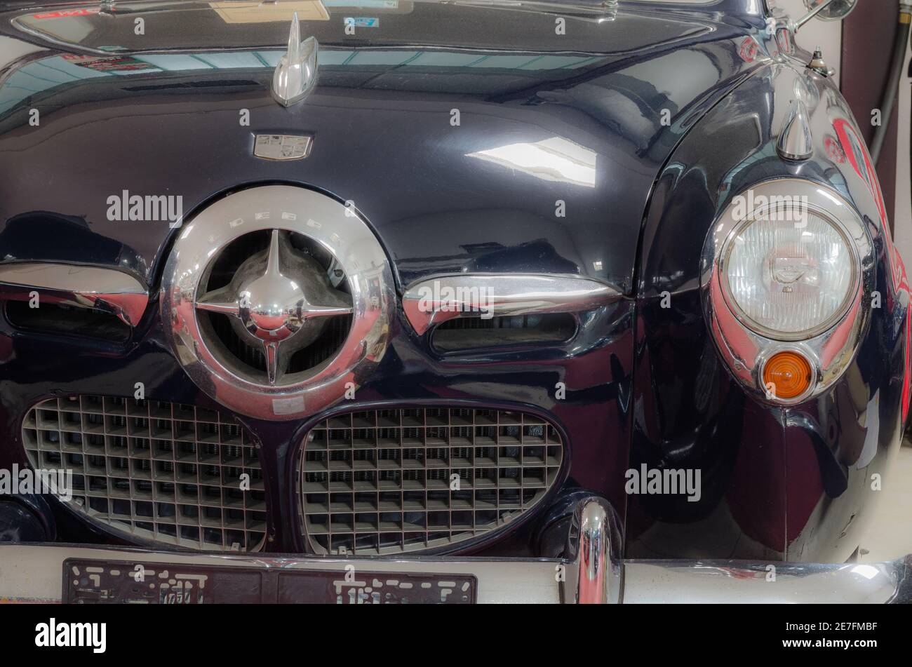 old classic car car front view Stock Photo - Alamy
