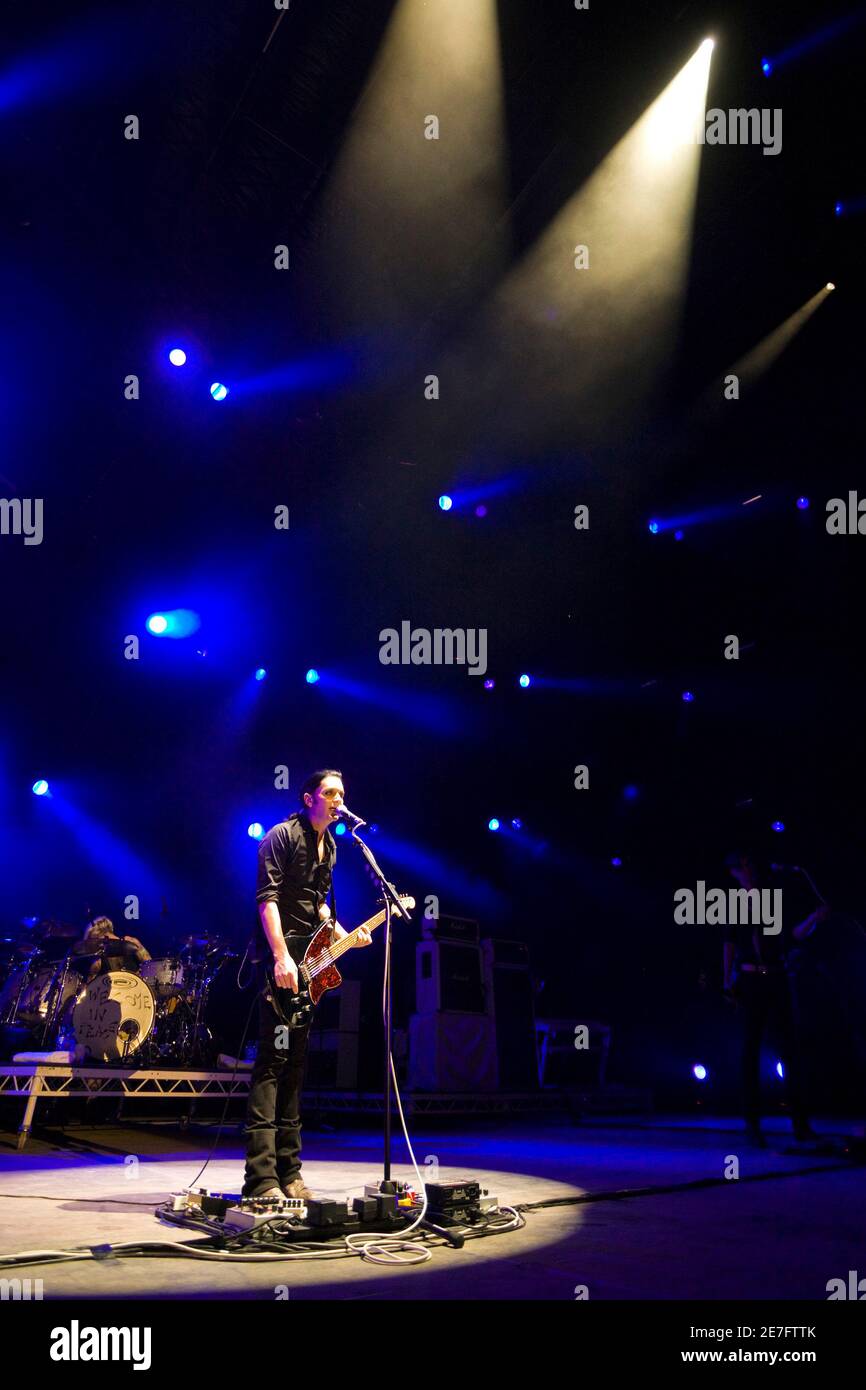 Lead singer placebo brian molko hi-res stock photography and images - Alamy